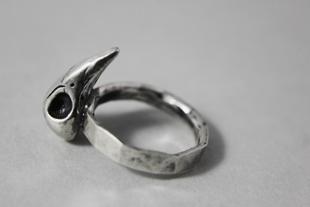 Crow Skull Ring – A Little Dark